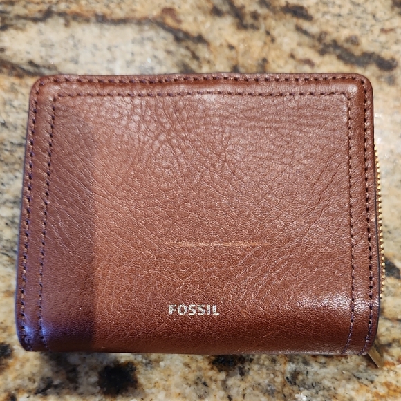 Fossil | Bags | Fossil Brown Logan Leather Rfid Mini Multifunction ...